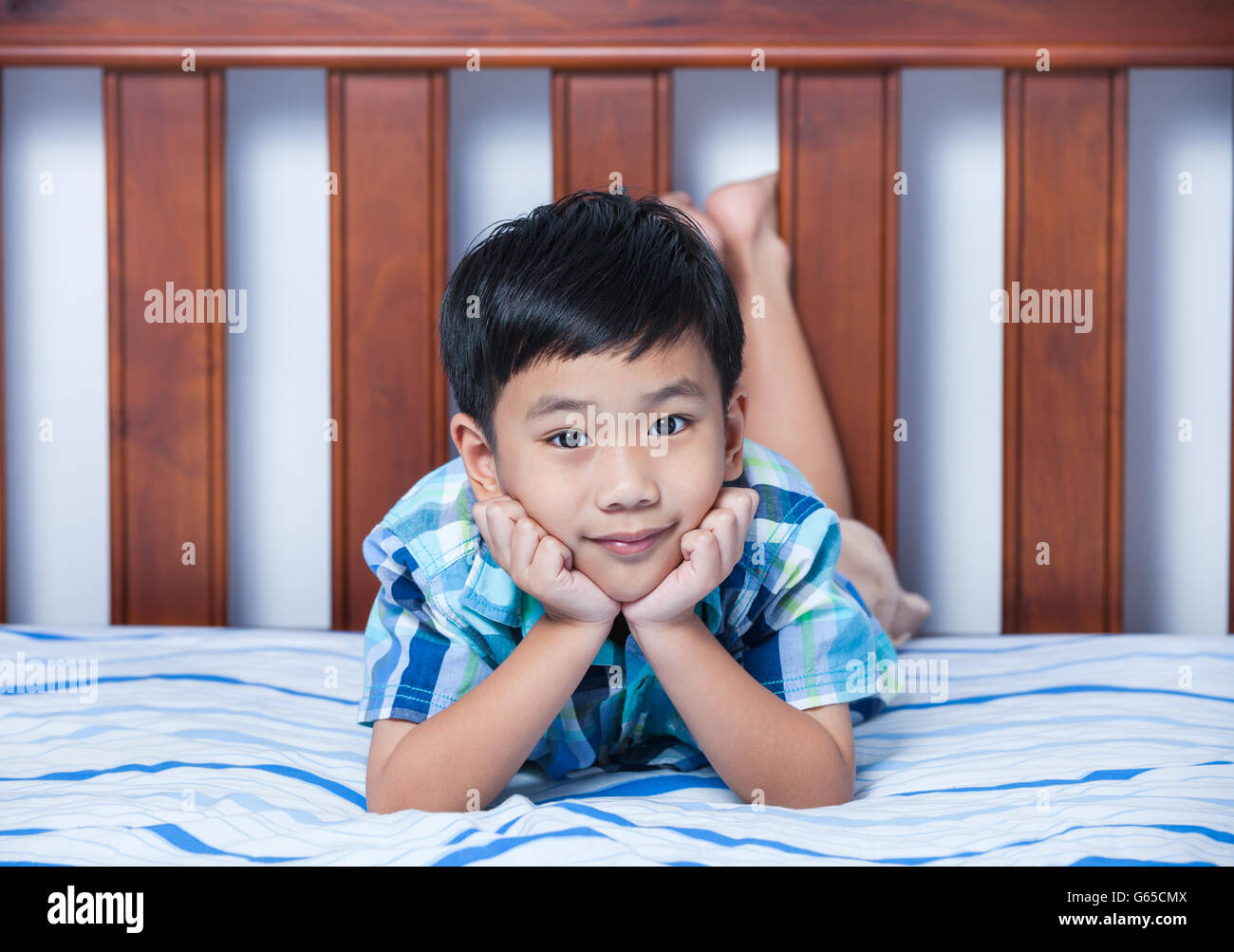 Propping up hi-res stock photography and images - Alamy