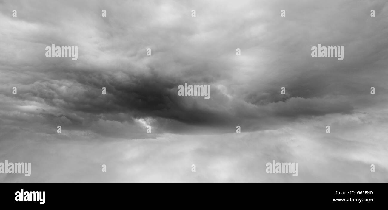 Grey overcast skies Black and White Stock Photos & Images - Alamy