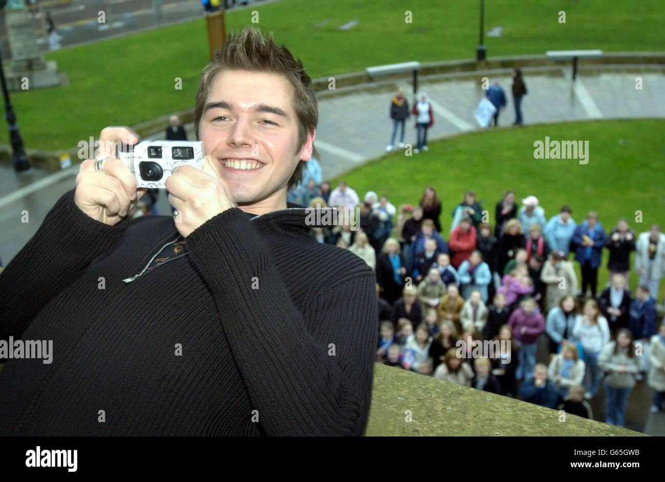 David sneddon fame academy winner hi-res stock photography and images ...