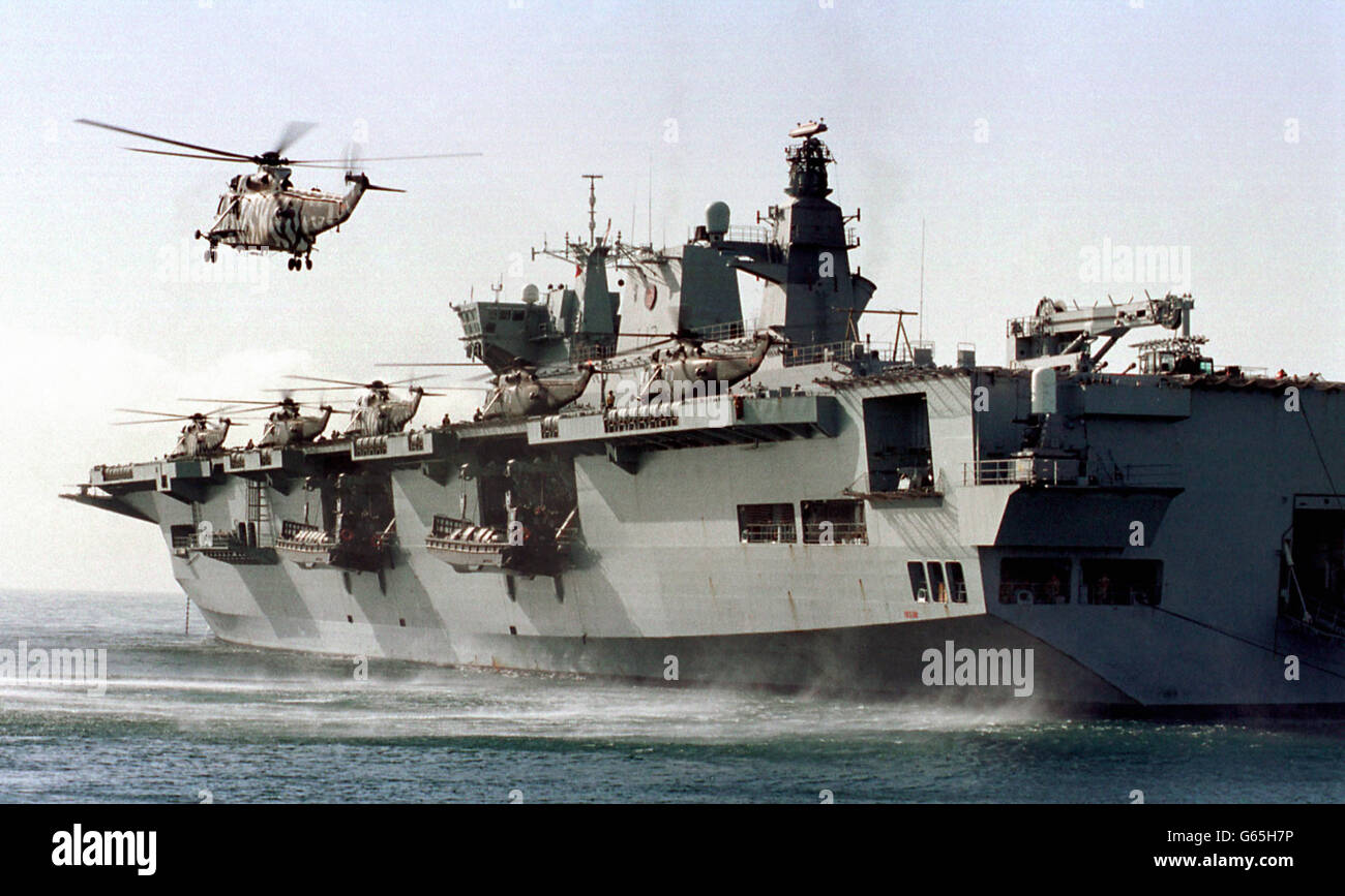 Second Gulf War - The Royal Navy - HMS Ocean - 2003 Stock Photo ...