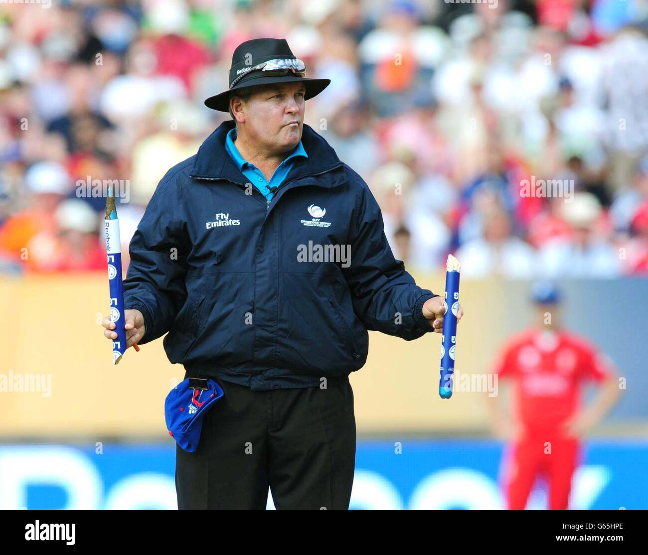 Icc umpire hi-res stock photography and images - Alamy
