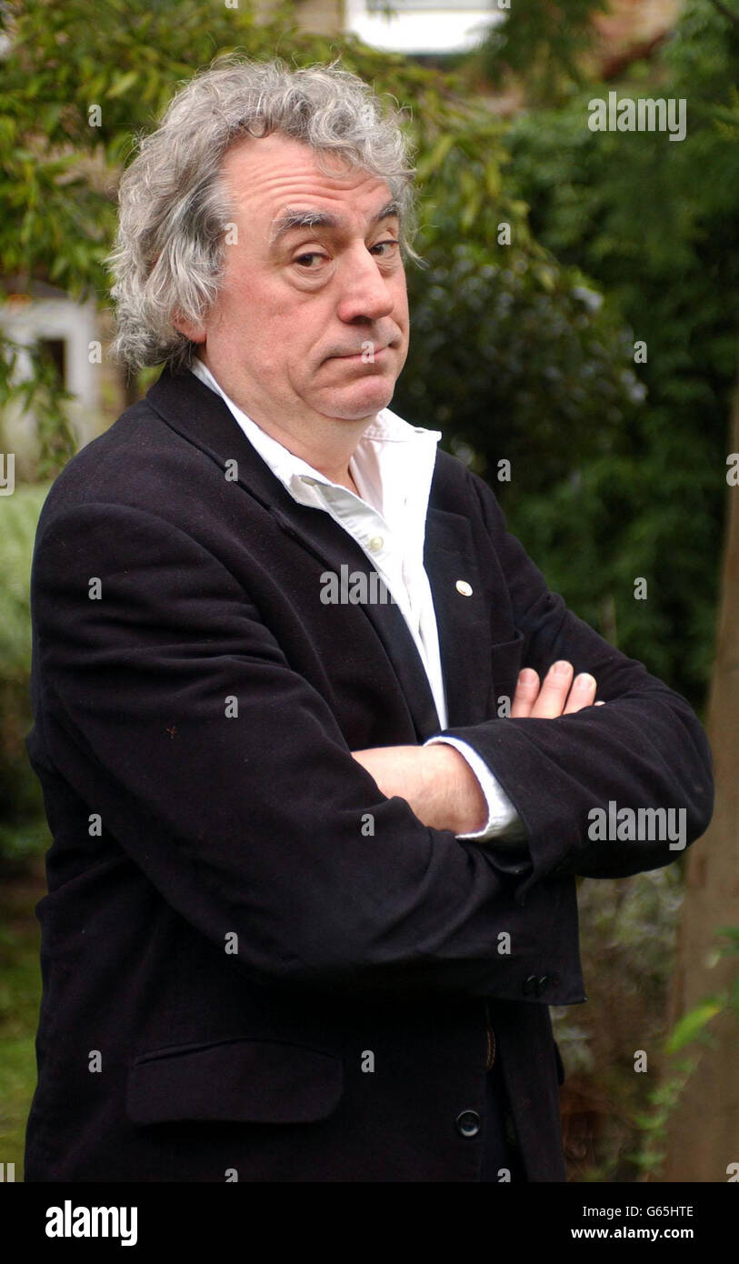 Terry jones monty python hi-res stock photography and images - Alamy