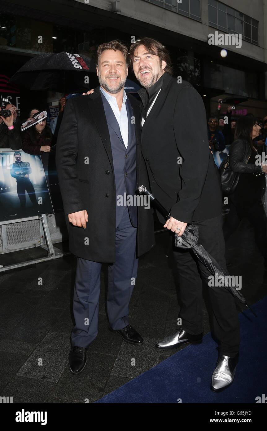 Russell Crowe and Jonathan Ross arriving for the European premiere of ...