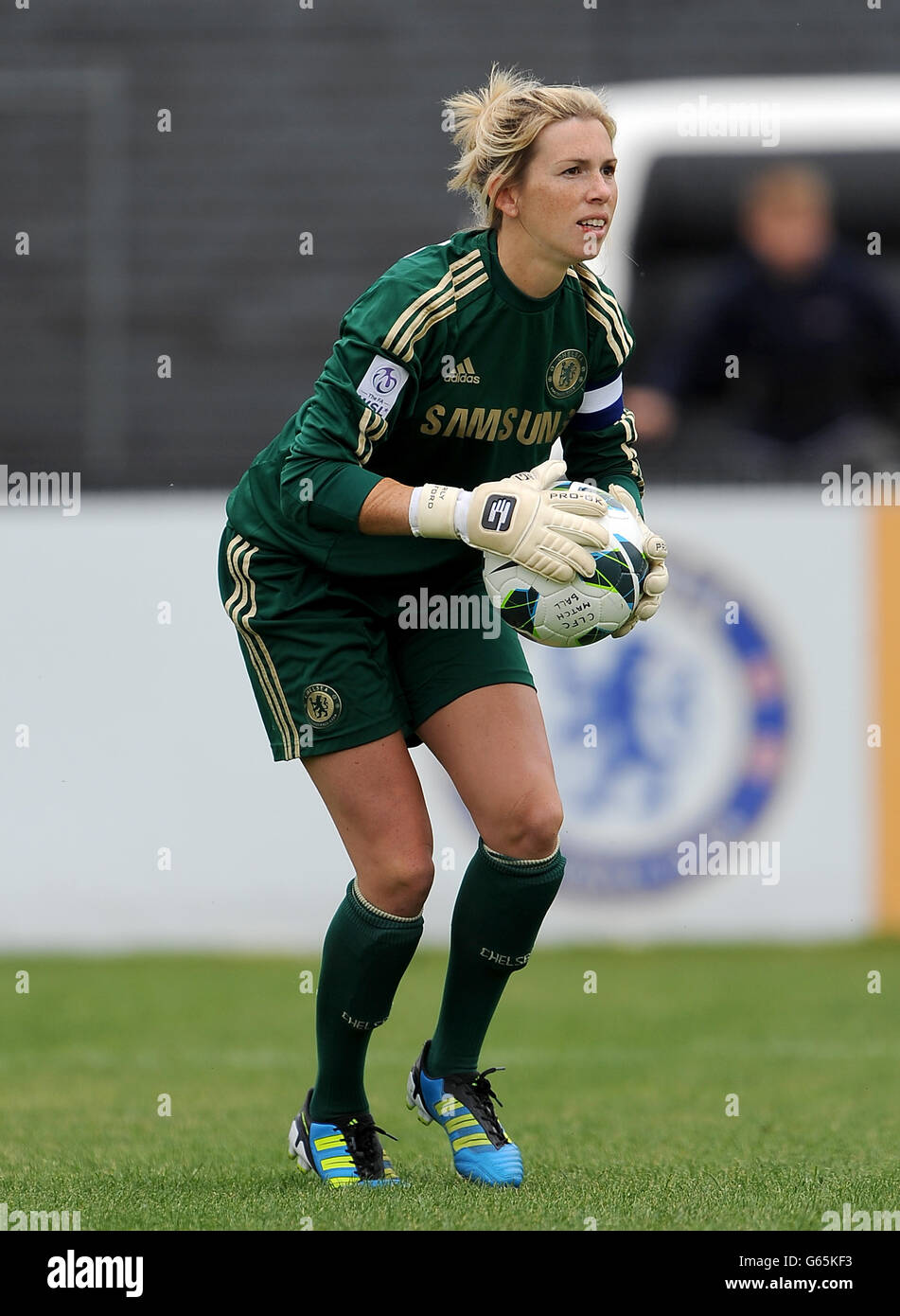 Chelsea ladies goalkeeper hi-res stock photography and images - Alamy