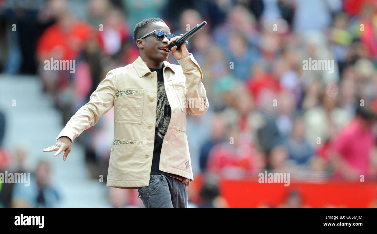 Old legends soccer hi-res stock photography and images - Alamy