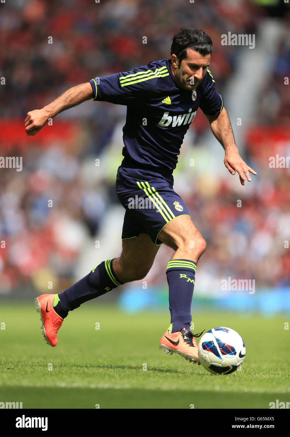 Luis figo old real madrid hi-res stock photography and images - Alamy