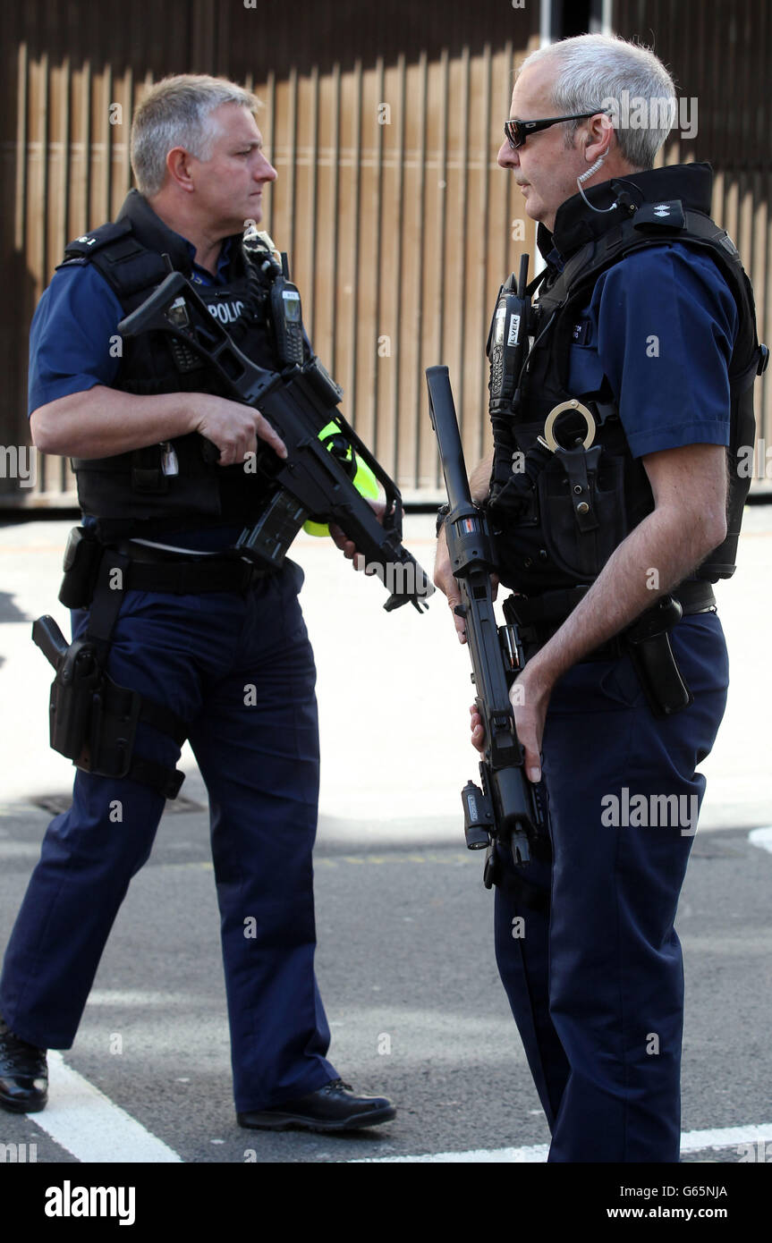 Police outside westminster magistrates court hi-res stock photography ...