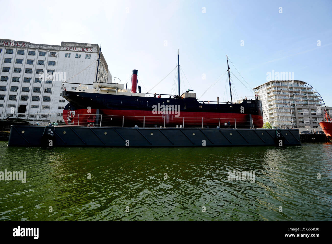Royal Victoria Dock London Ss Robin High Resolution Stock Photography ...