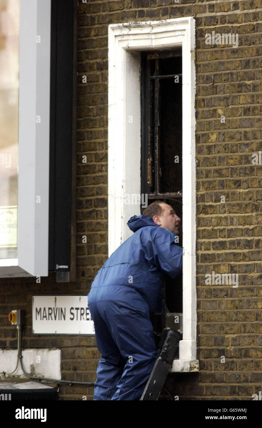 Crime forensics protective clothing hi-res stock photography and images ...