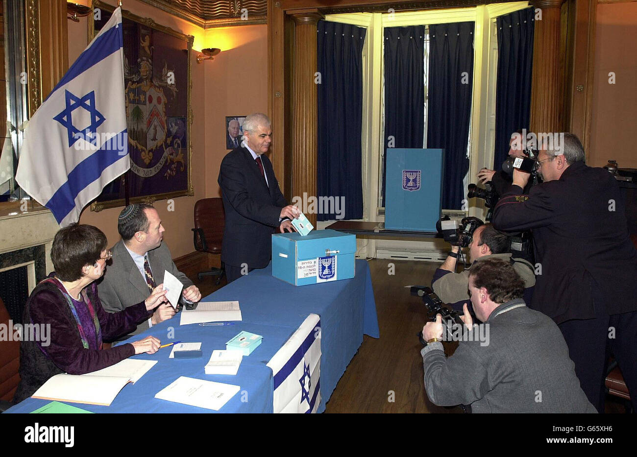 The Israeli Ambassador to London Ziv Shtauber casting his vote in the ...