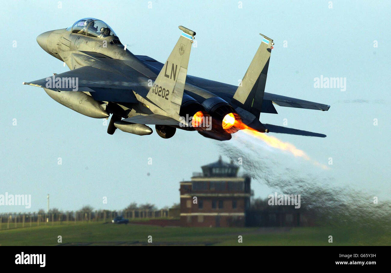 F15's take off from RAF Lakenheath Stock Photo - Alamy