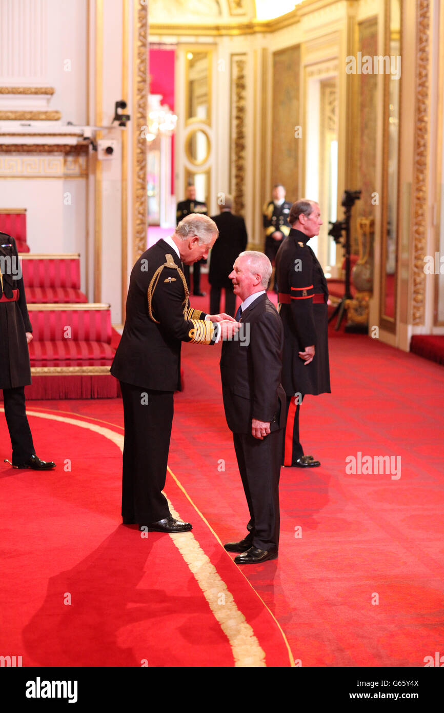 Investitures at Buckingham Palace Stock Photo - Alamy