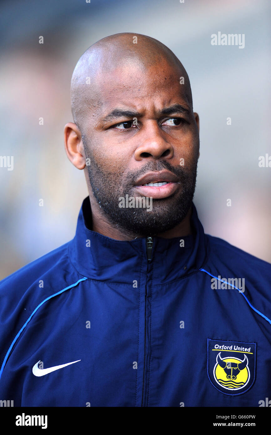 Oxford united v gillingham hi-res stock photography and images - Alamy