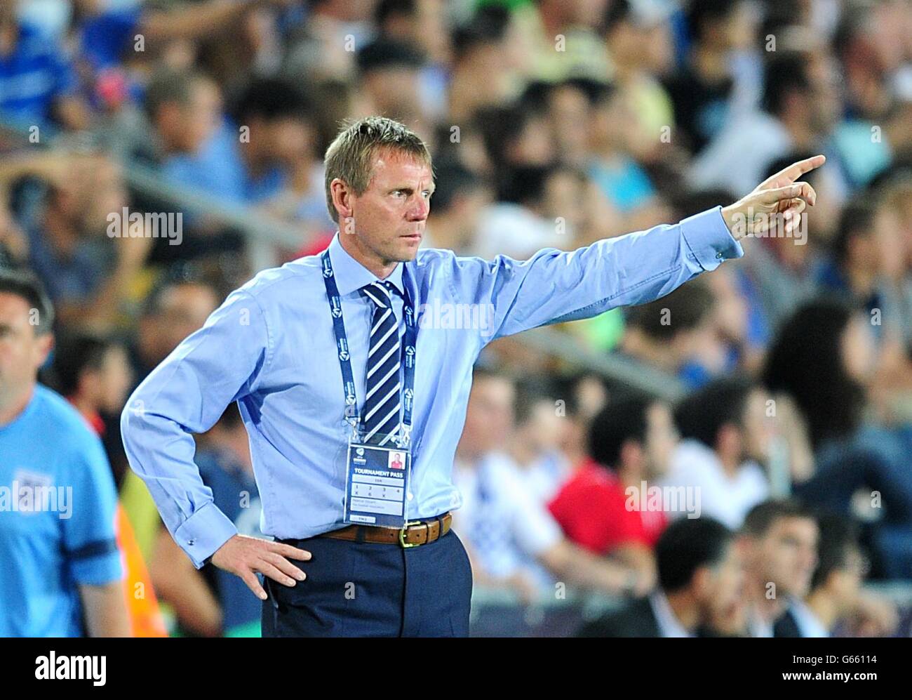 England coach Stuart Pearce gives instructions on the touchline Stock ...