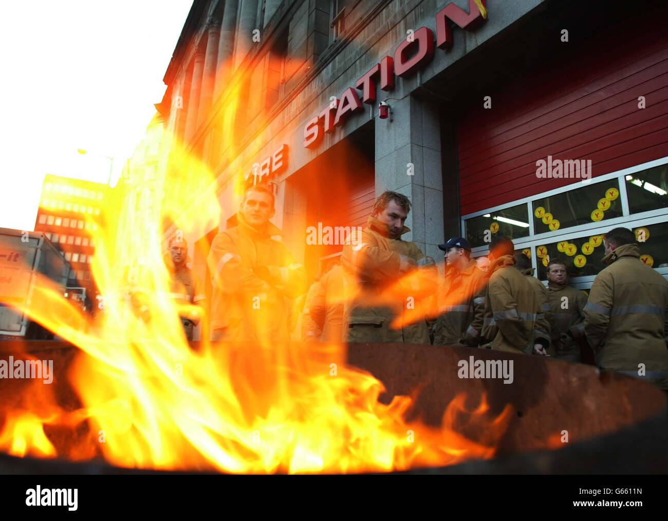 Emergency services industrial action fire brigade strike firefighters ...