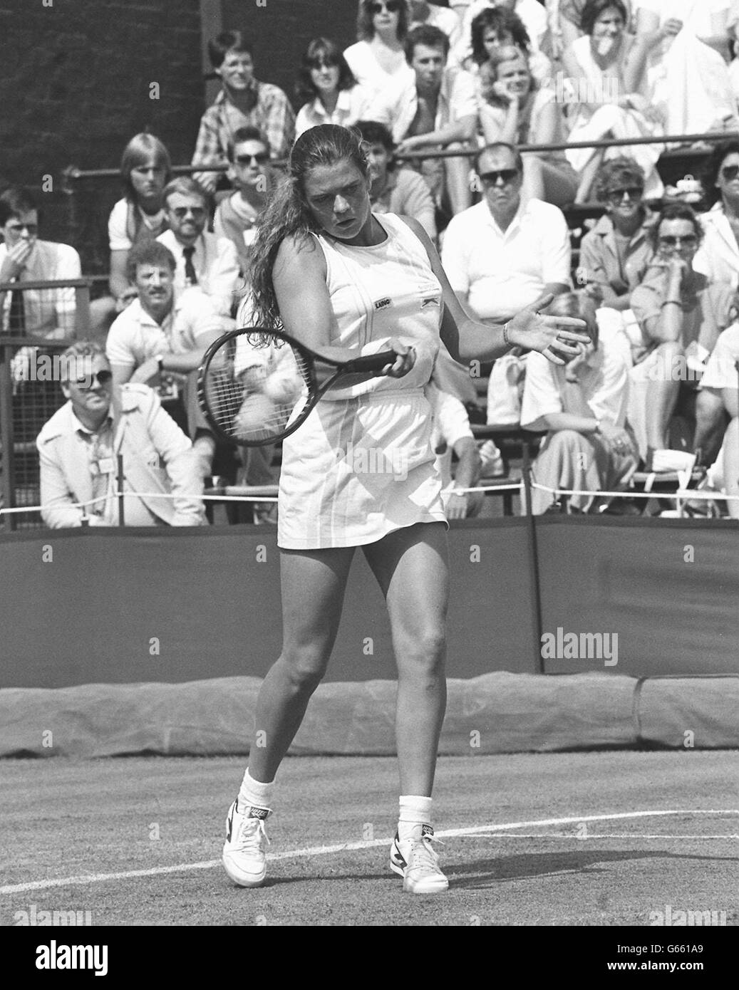 Annabel Croft in action Stock Photo - Alamy