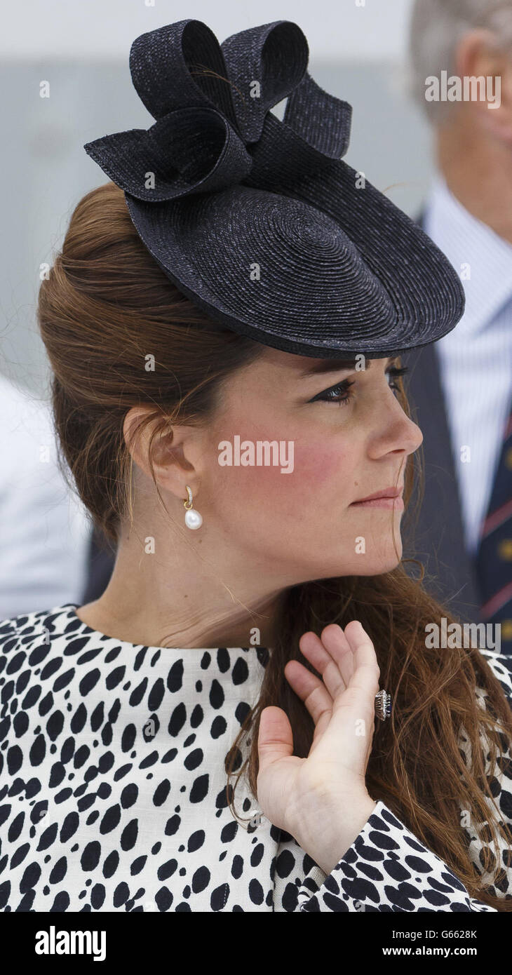 Princess catherine kate middleton headshot head shot hi-res stock ...