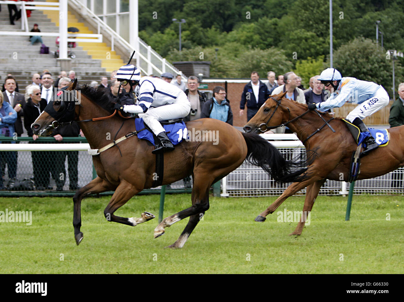 Horse Racing - Nottingham Racecourse Stock Photo - Alamy