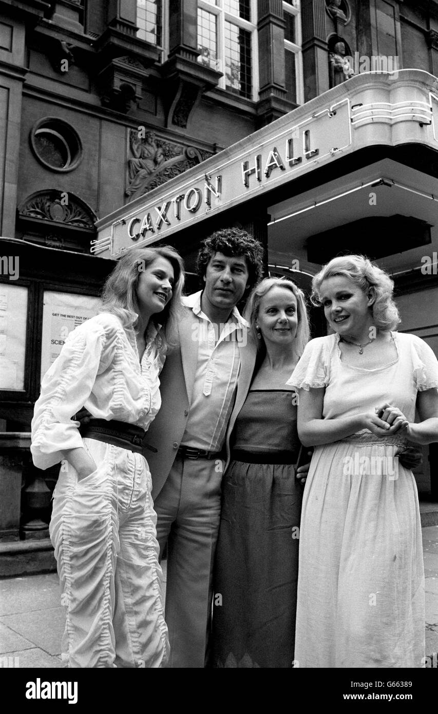 Film news of the world Black and White Stock Photos & Images - Alamy