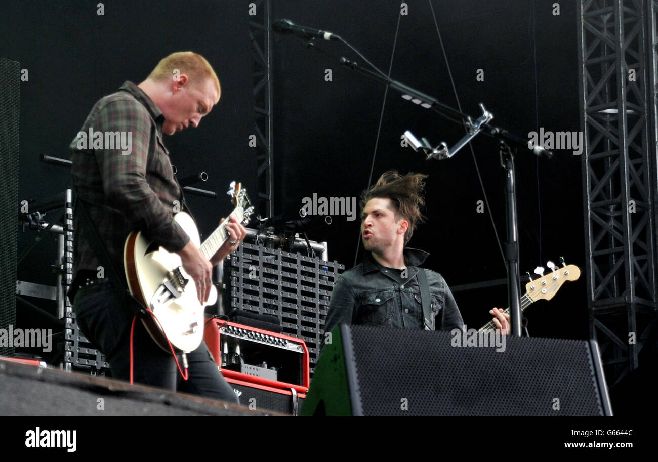 Michael shuman queens stone age hi-res stock photography and images - Alamy