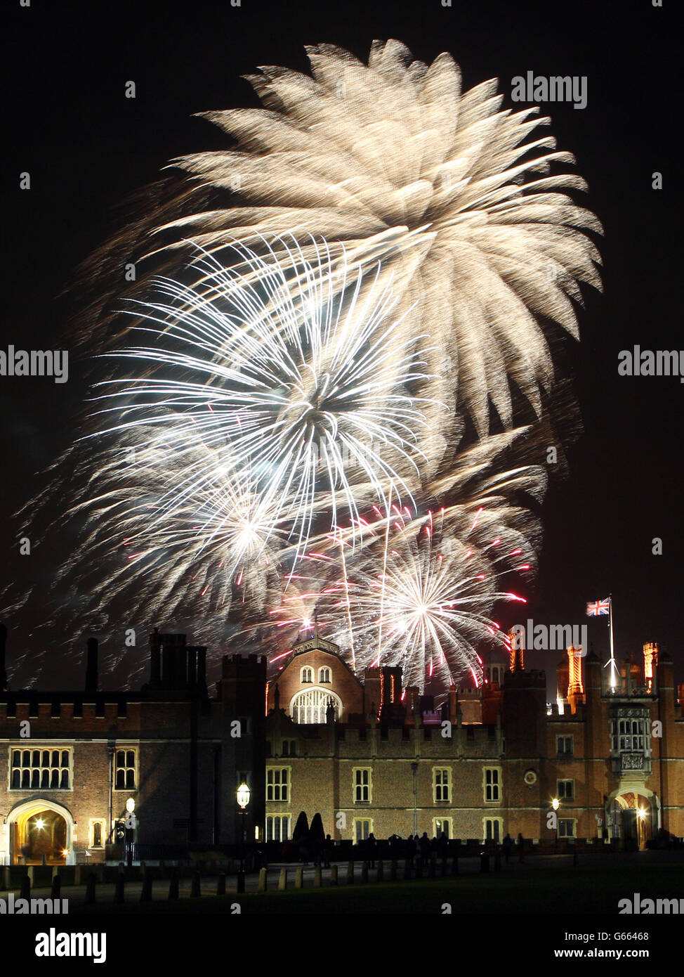 Hampton court festival hi-res stock photography and images - Alamy