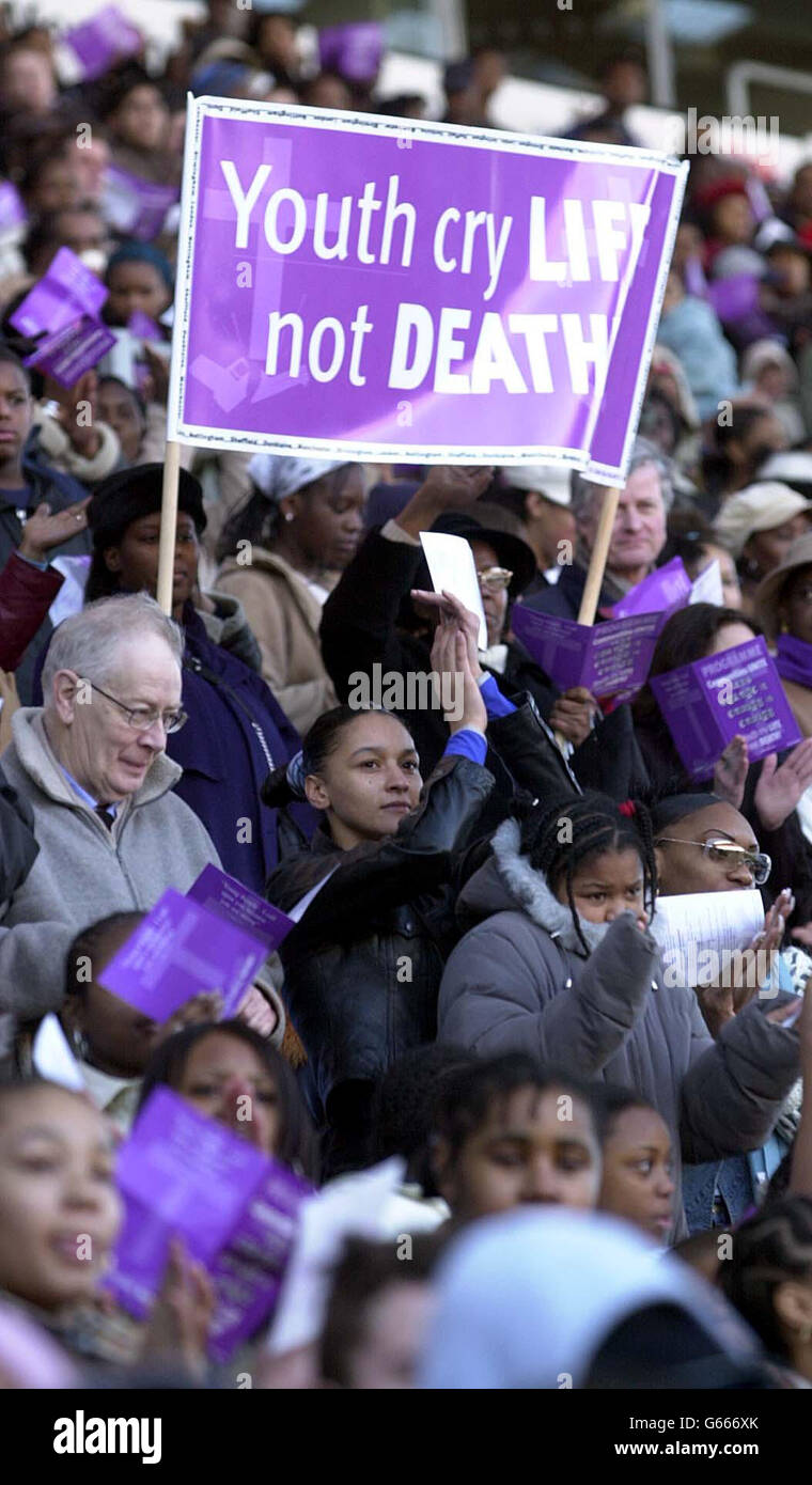 "COMMUNITIES UNITE" - CROWDS Stock Photo - Alamy