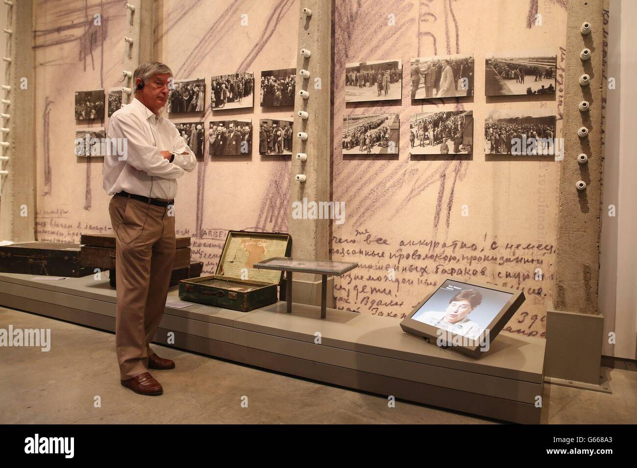 Soccer - FA Chairman David Bernstein Visit to Yad Vashem Stock Photo ...