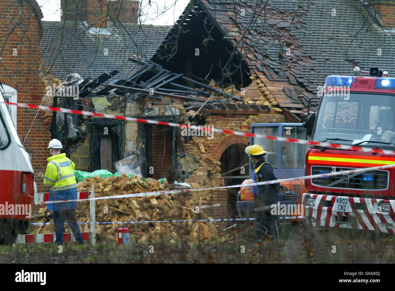 Death exterior house wreckage debris accident disaster hl200103 hli hi ...