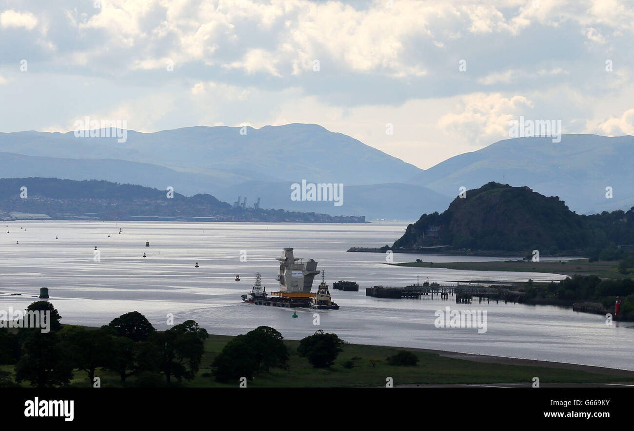 The aft island of hms queen elizabeth hi-res stock photography and ...