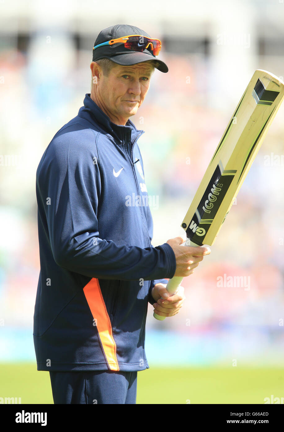 Indias fielding coach trevor penney hi-res stock photography and images - Alamy
