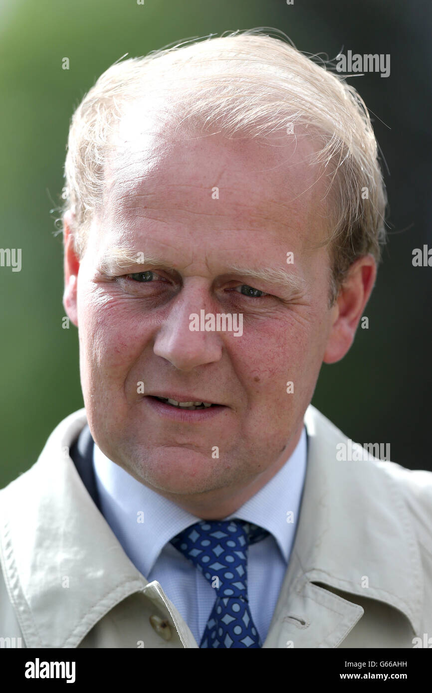 Trainer ed dunlop at newbury racecourse hi-res stock photography and ...