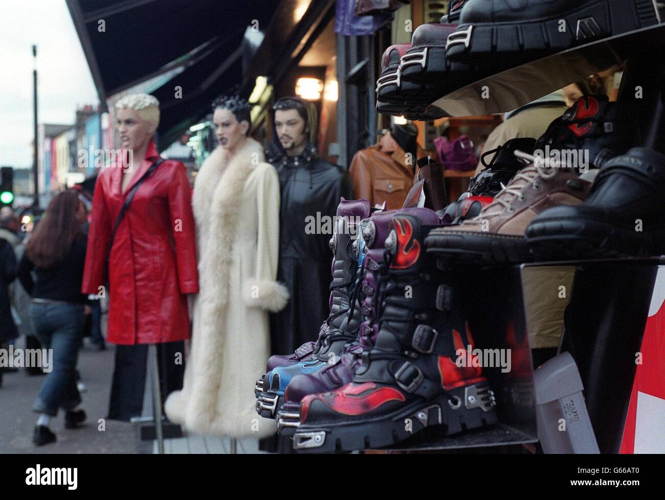 Camden shop. A shop on Camden High Street Stock Photo - Alamy