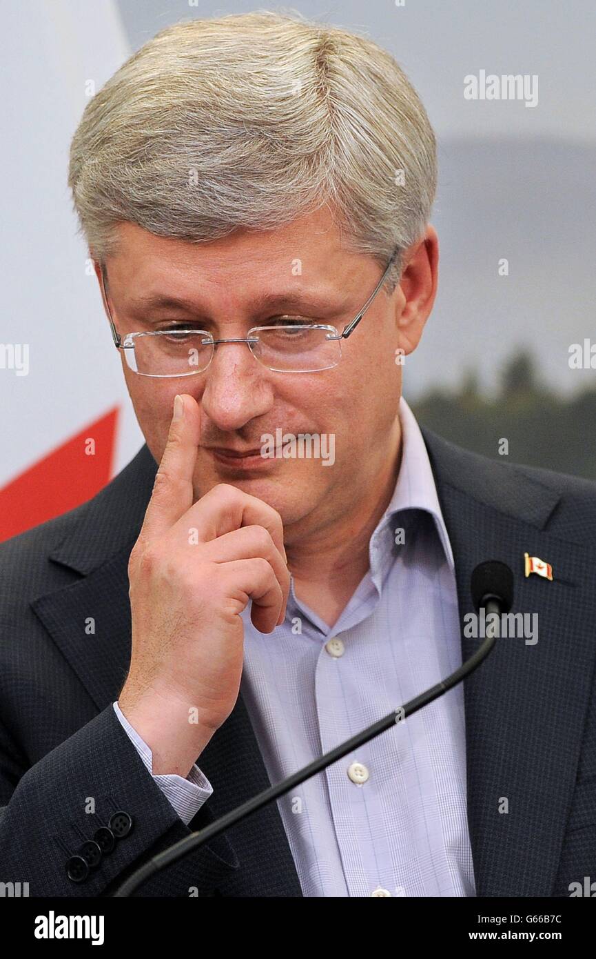 Press conference end g8 summit hi-res stock photography and images - Alamy