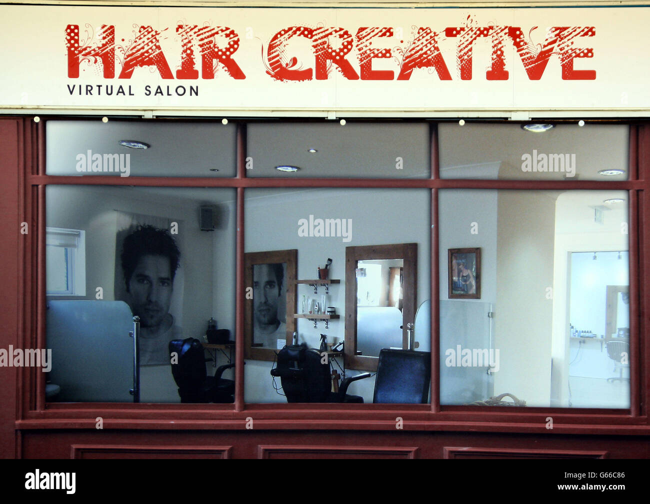 Fake shops hi-res stock photography and images - Alamy