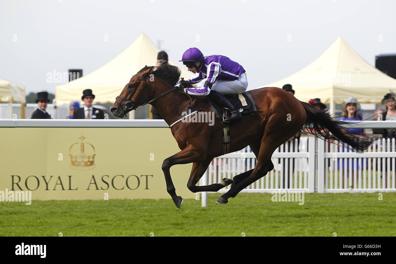 Leading light ascot hi-res stock photography and images - Alamy