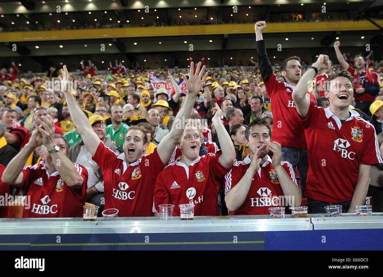 Lions rugby tour fans hi-res stock photography and images - Alamy