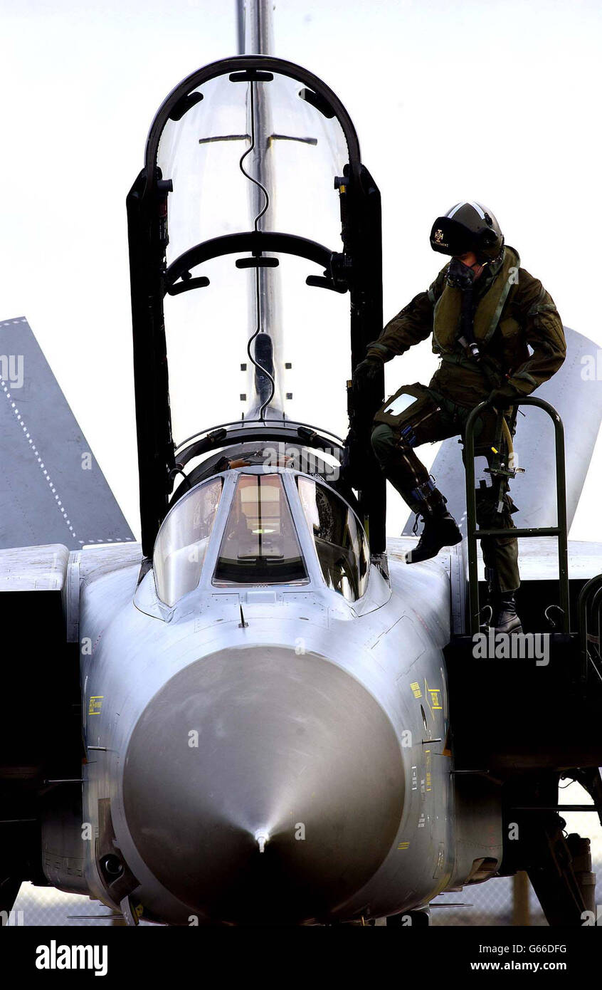 Scottish aircraft deployed hi-res stock photography and images - Alamy