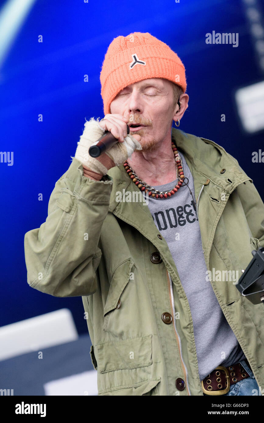 Stereo mc's 2016 hi-res stock photography and images - Alamy