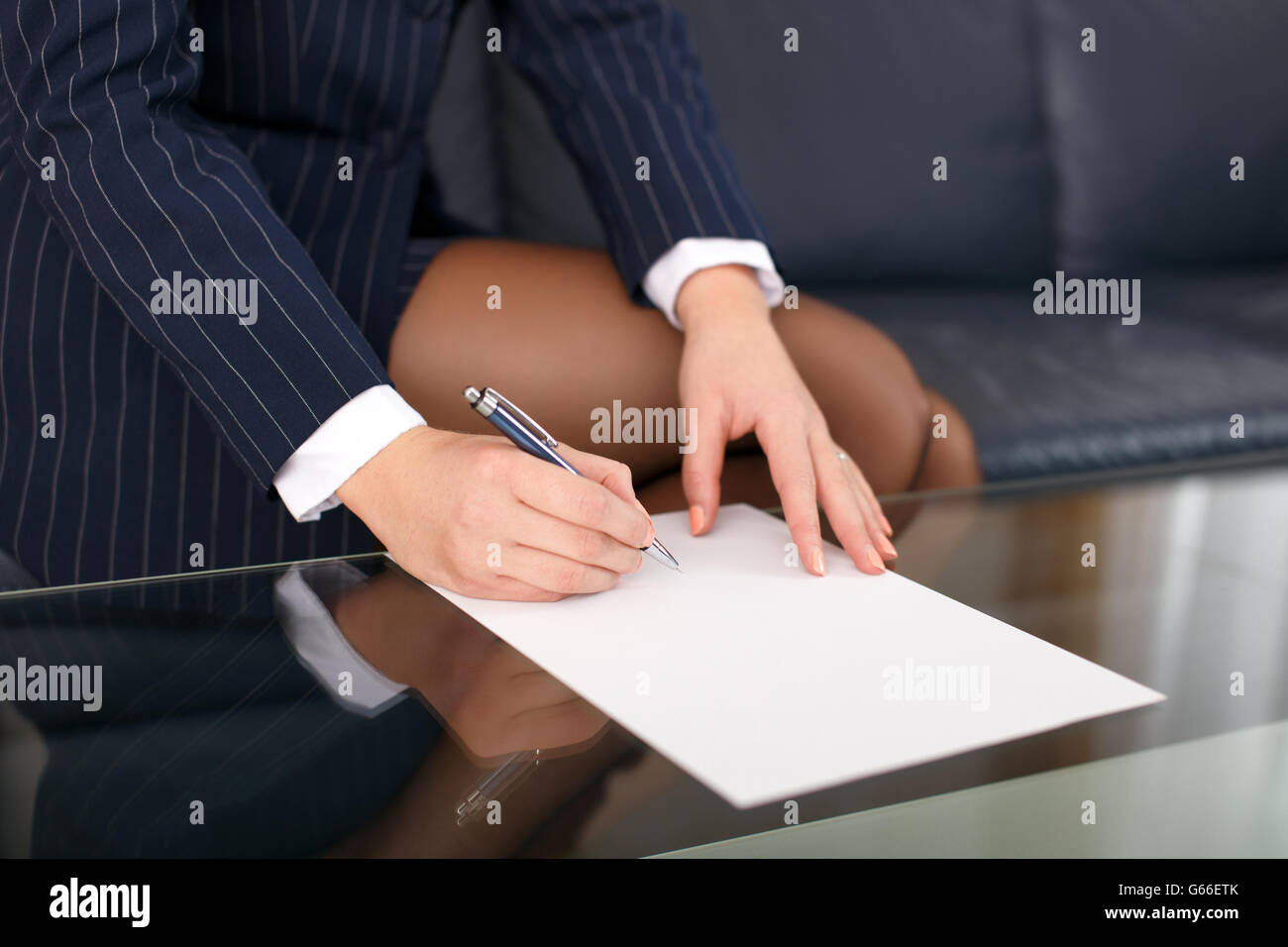 Couple filling form paper hi-res stock photography and images - Alamy