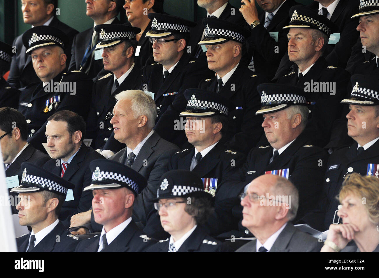 Metropolitan police officers 1829 hi-res stock photography and images ...