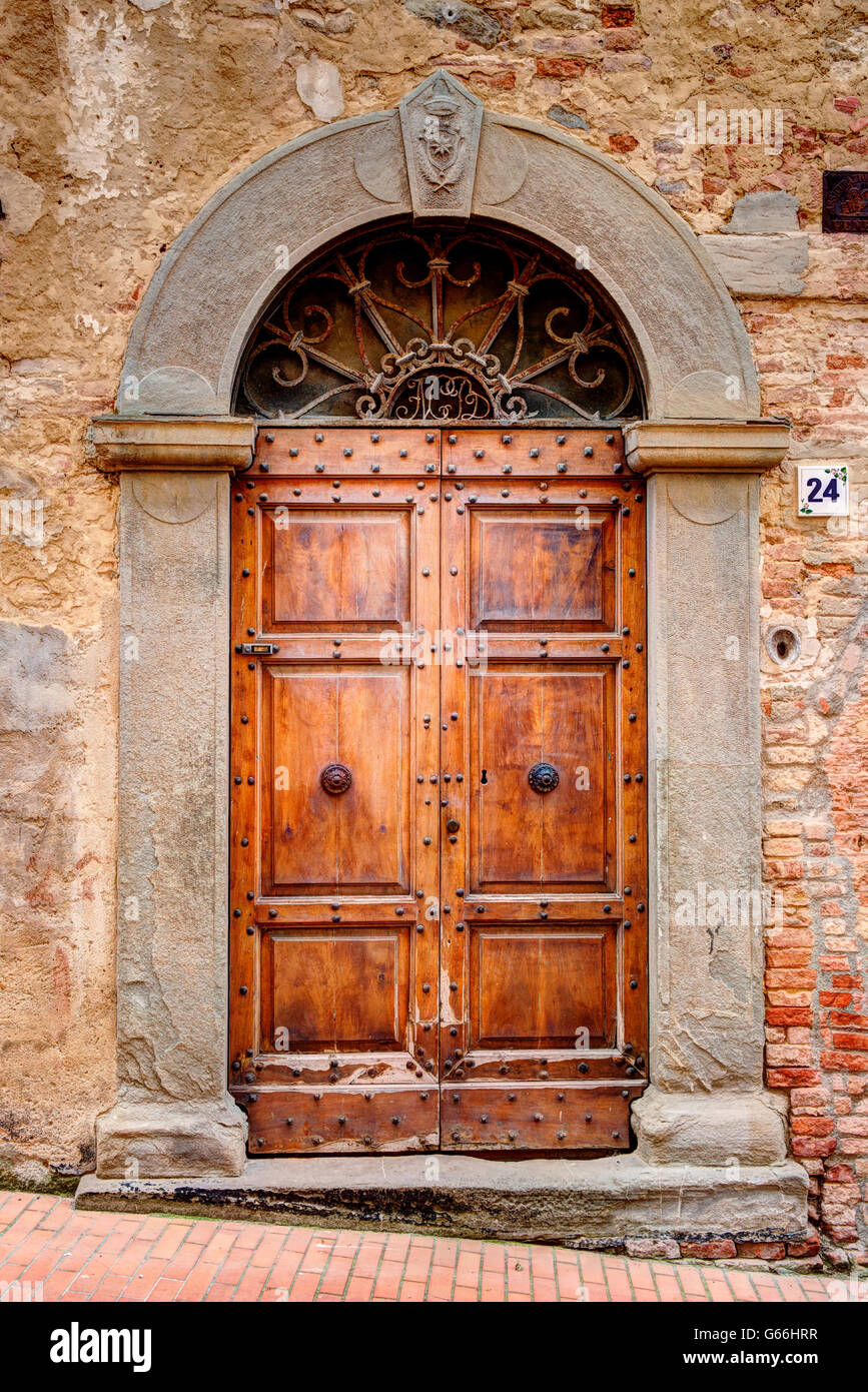 Italian doorway in Paciano Umbria Stock Photo - Alamy