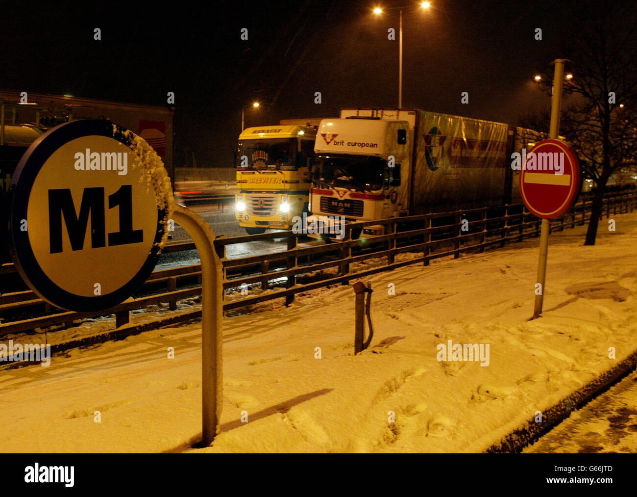 M1 in Gridlock due to Snow Storms Stock Photo - Alamy
