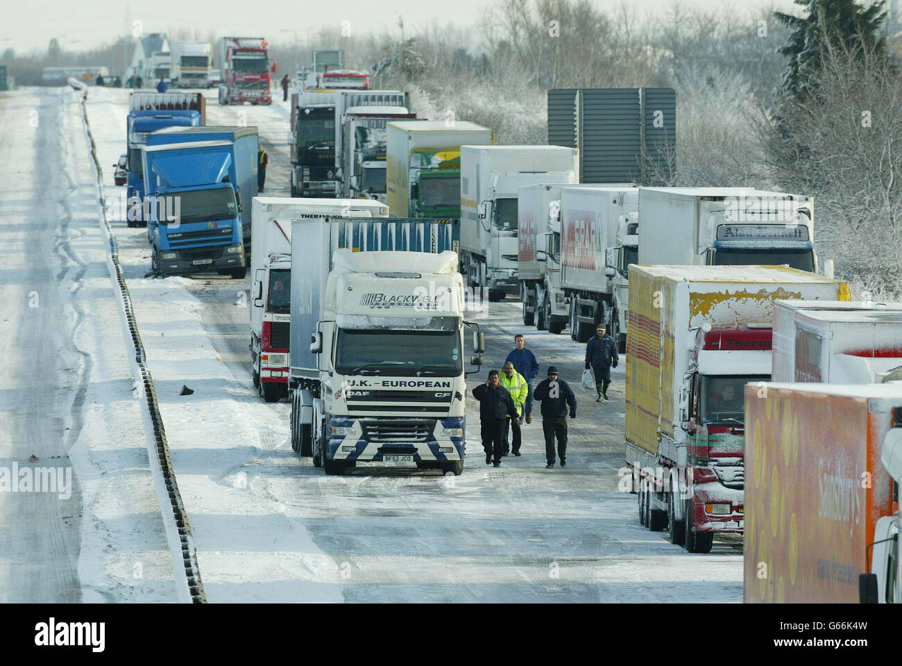 SNOW STORMS HIT ROADS Stock Photo - Alamy