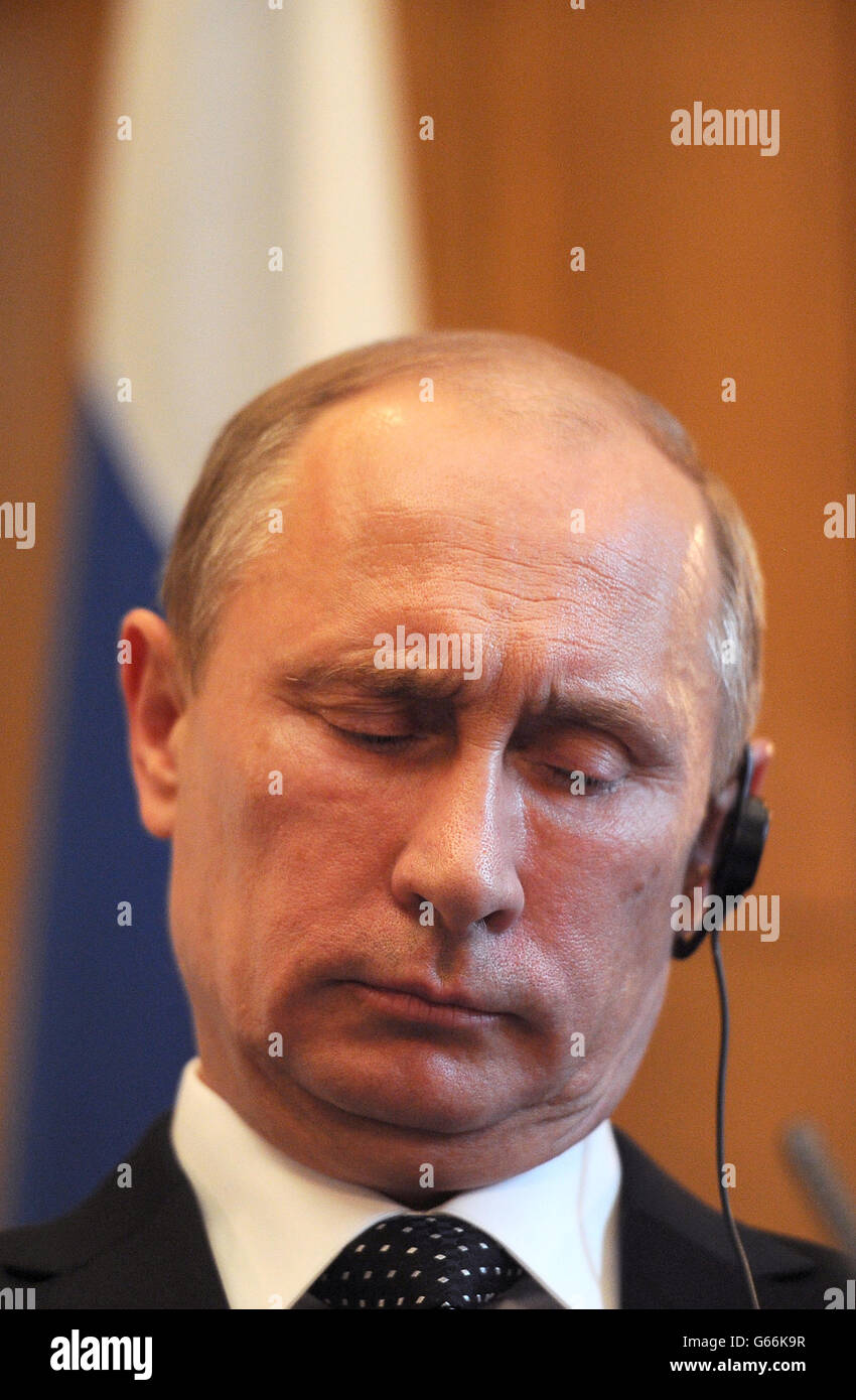 Meeting putin portrait headshot hi-res stock photography and images - Alamy