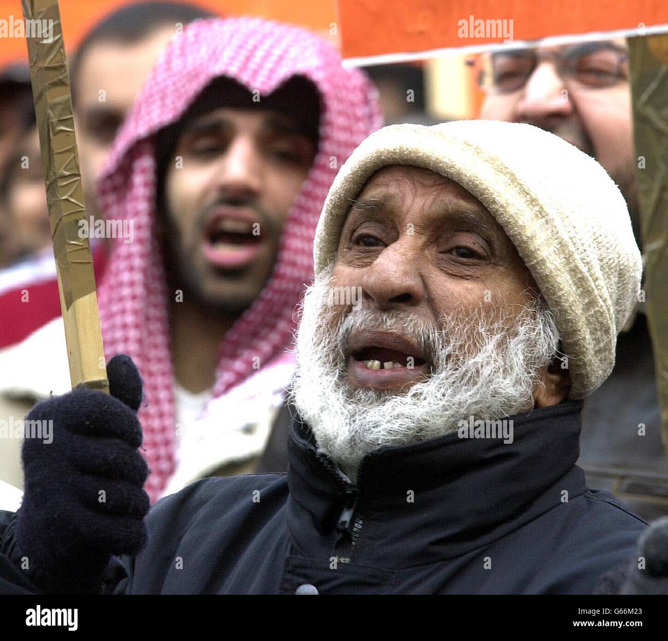 Saudi troops march hi-res stock photography and images - Alamy