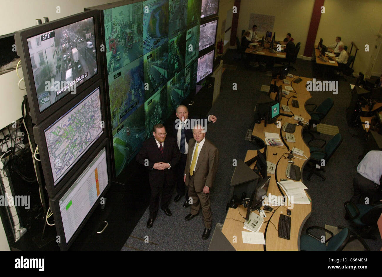 The Mayor of London Ken Livingstone (right) is joined by Transport ...