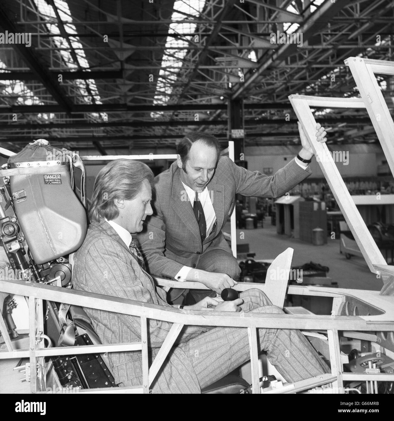 Aerospace Minister Michael Heseltine visits Hawker Siddeley Aviation ...