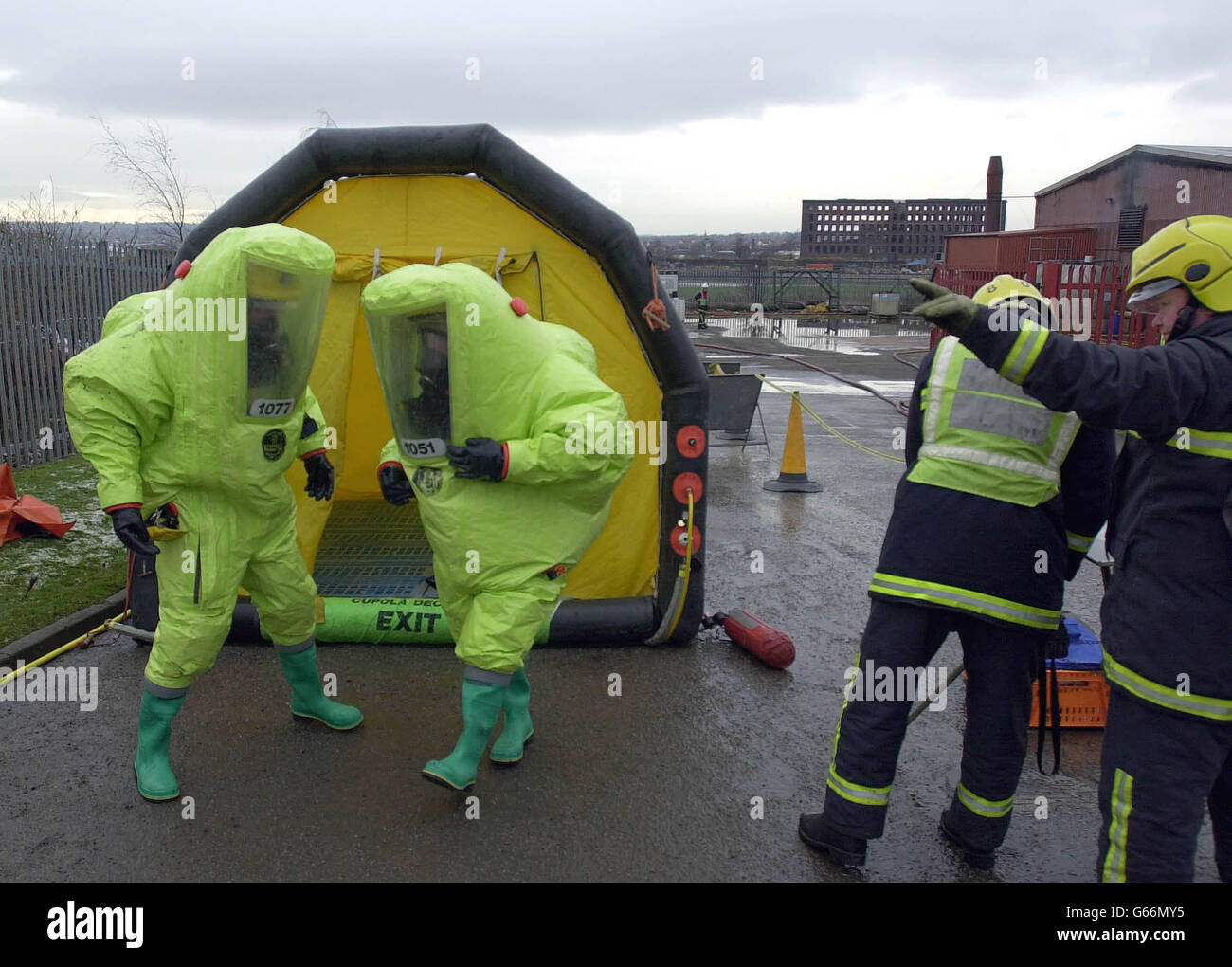 Chemical factory fire Stock Photo - Alamy