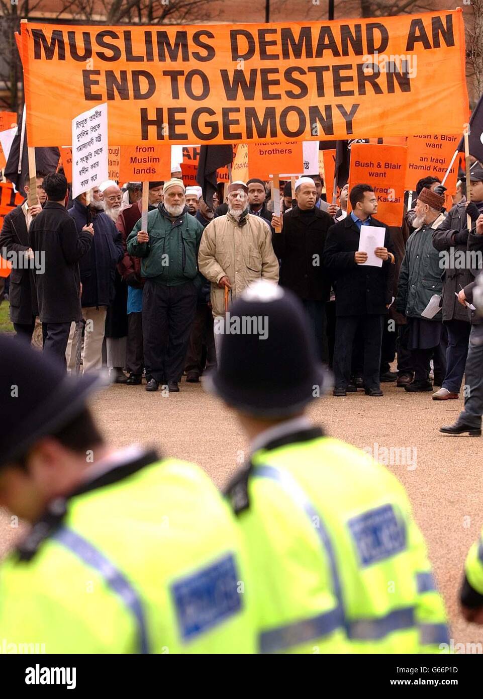 A march by a crowd of between 500 and 1,000 Muslim anti-war protesters ...