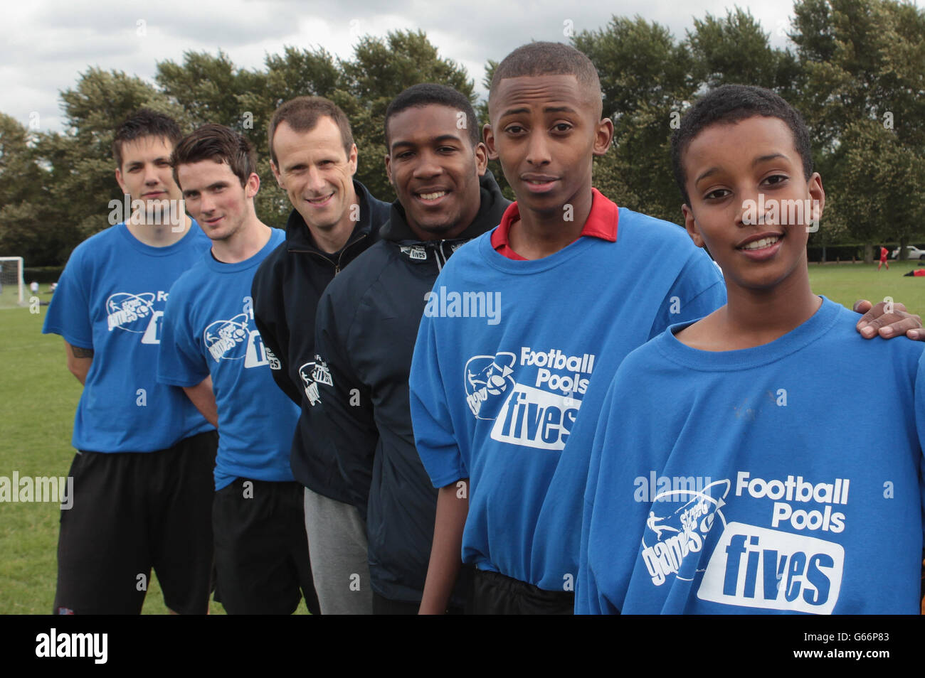 Steve Claridge (third left) and Leeds United's Dominic Poleon (centre ...